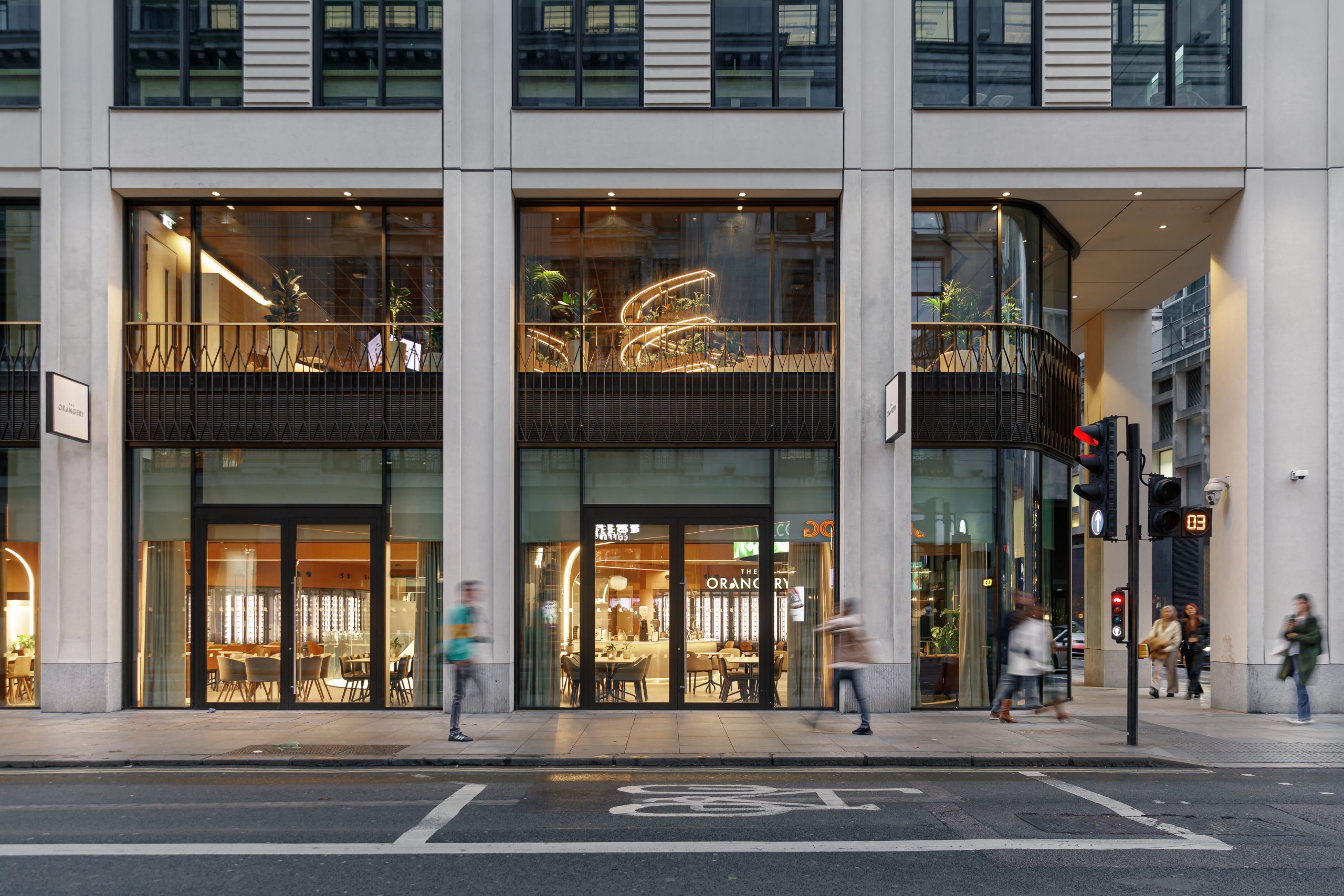GSK HQ - Rainbow Office Furniture & Design